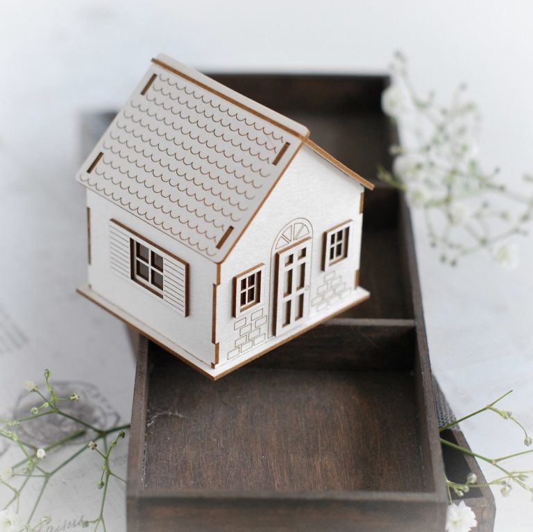 3D House 01 – Decorative laser cut chipboard – Bloomar Design